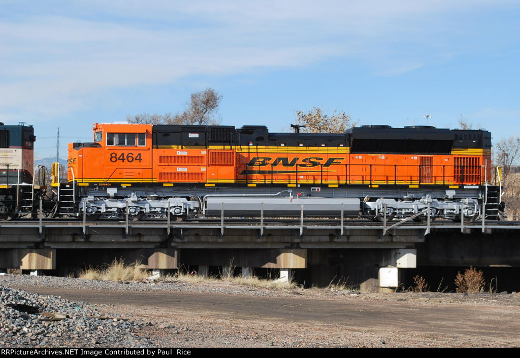 BNSF 8464